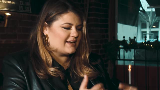 Overview TV mit Sängerin Alina über ihren Weg in die Musik, ihren DSDS ...