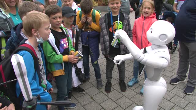 Auf zum MINT-Tag - Südthüringer Regionalfernsehen GmbH